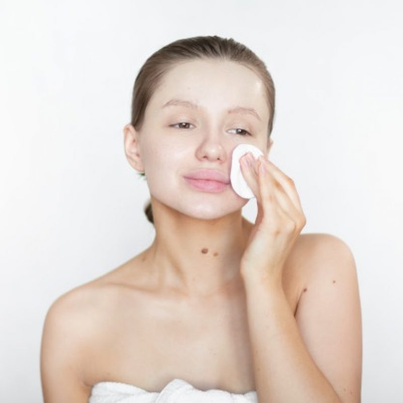 7 Manfaat Toner dan 4 Cara Menggunakan Toner yang Tepat | Avoskin Blog