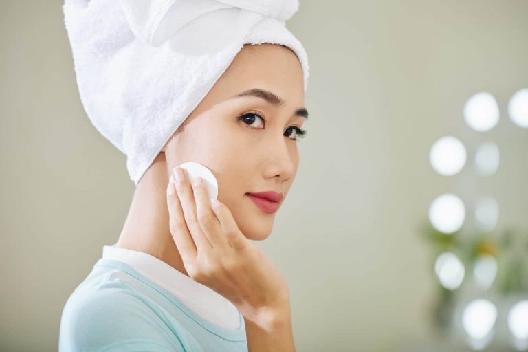 7 Manfaat Toner dan 4 Cara Menggunakan Toner yang Tepat | Avoskin Blog