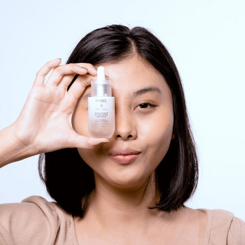 Cara Mencerahkan Wajah Kusam dengan Niacinamide dan Vitamin C